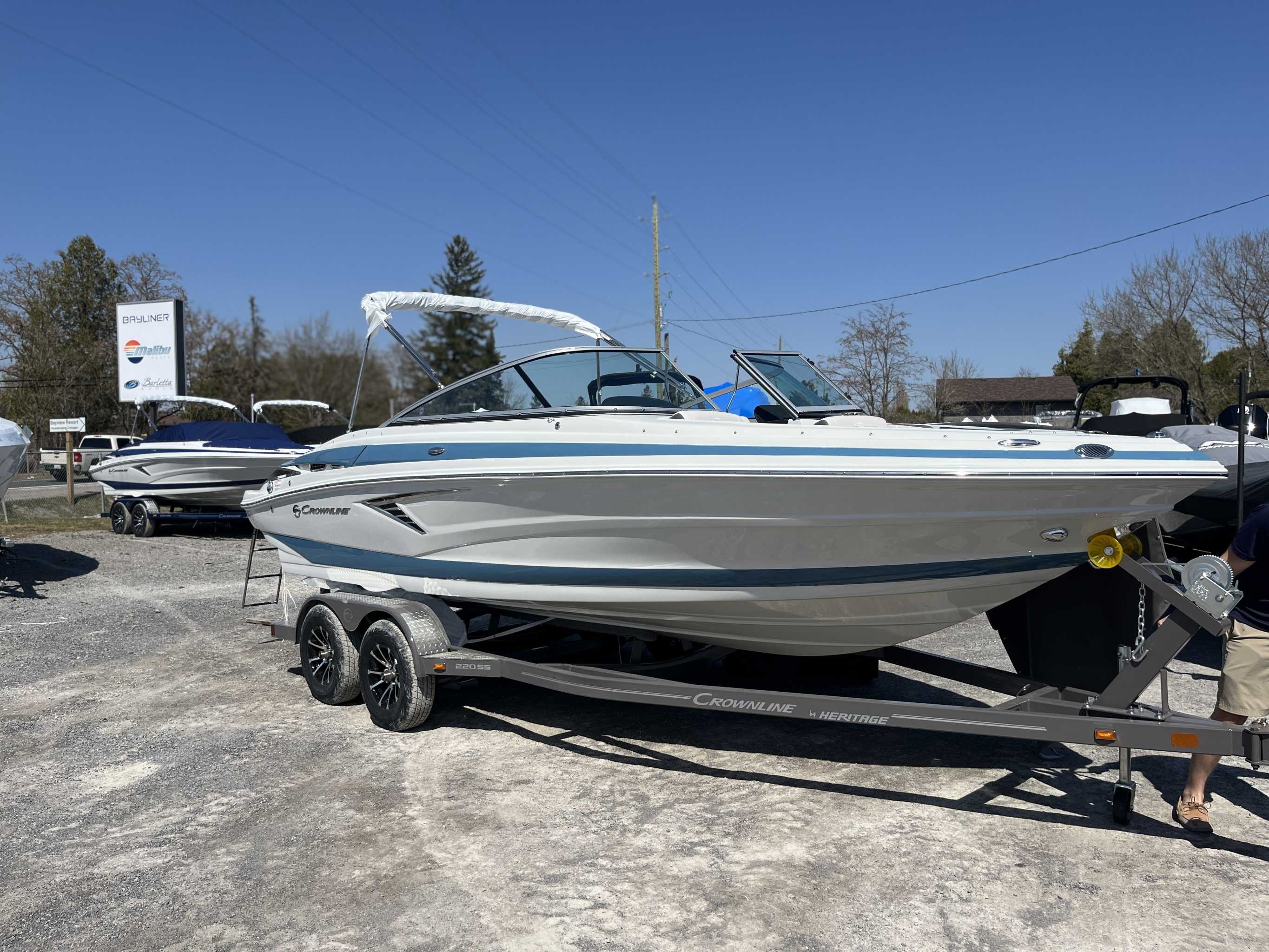 2023 Crownline 220 SS - tcmarine.com