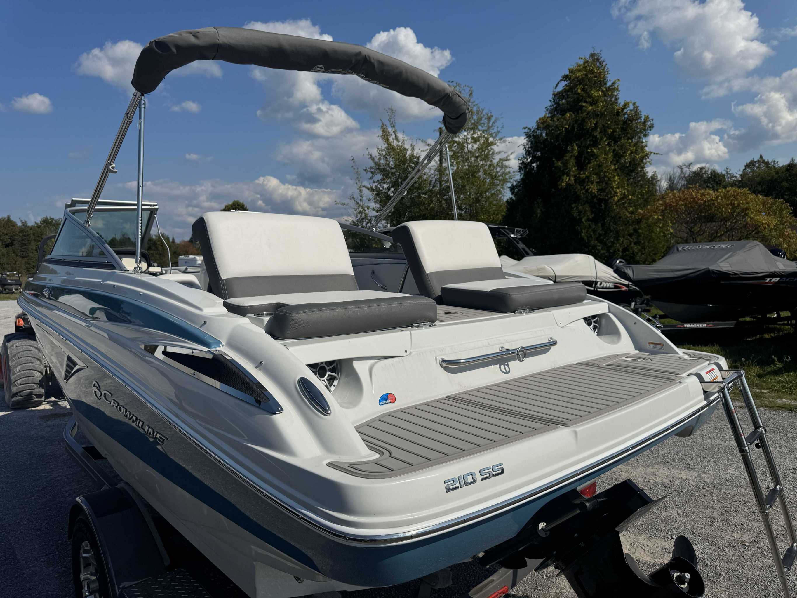 2024 Crownline 210 SS (New) #N02039BT - Town & Country Marine